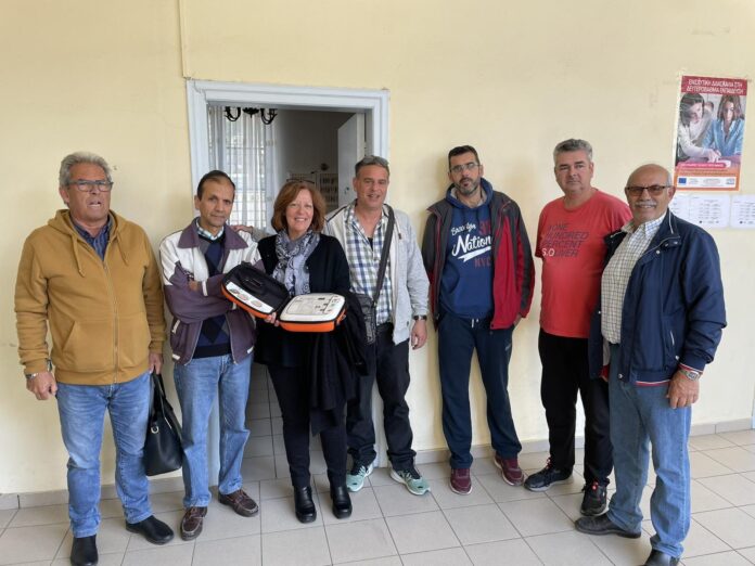 Δωρεά απινιδωτή στο Γυμνάσιο Τήνου