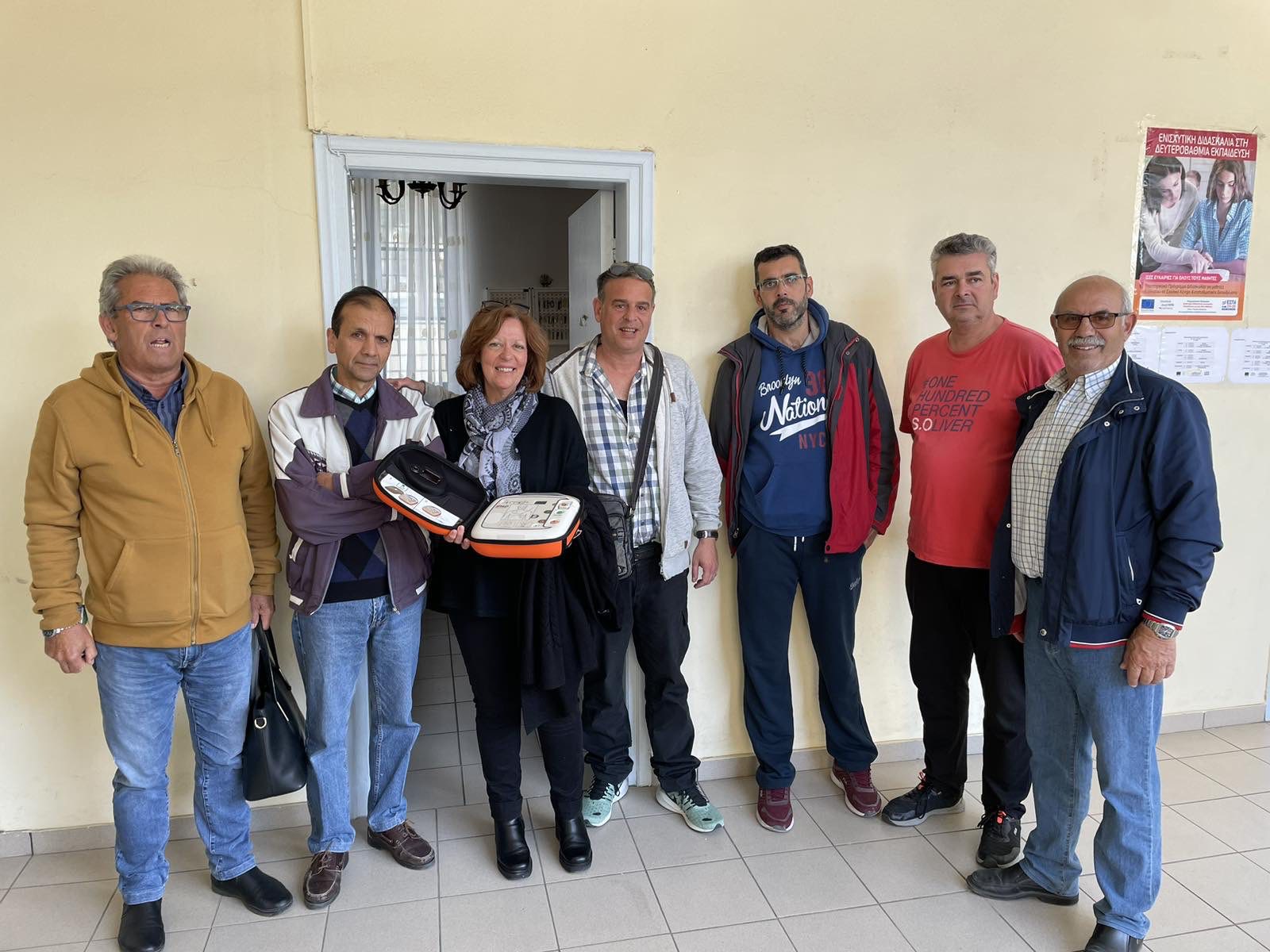 Δωρεά απινιδωτή στο Γυμνάσιο Τήνου
