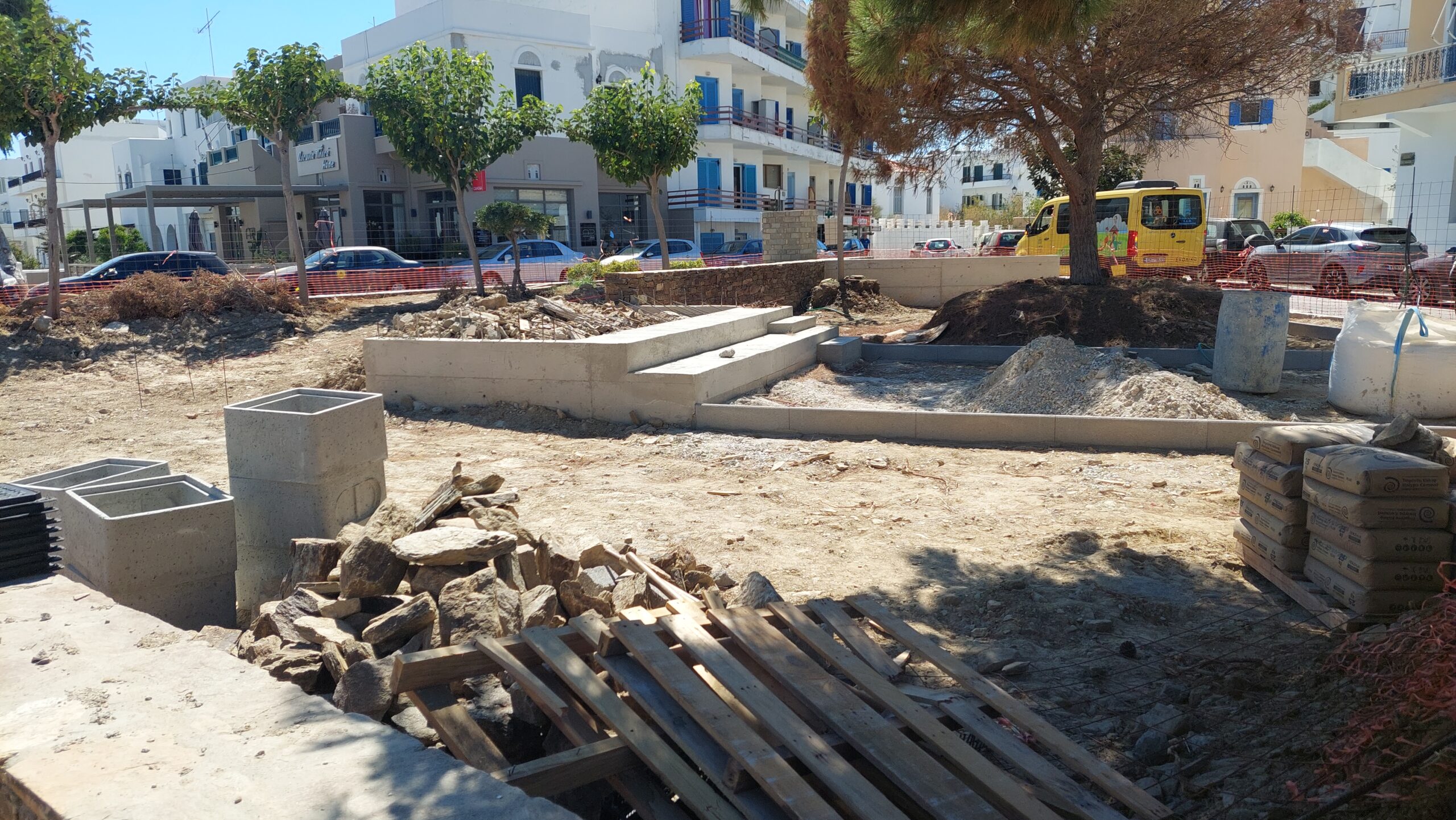 Τεχνοκυκλαδική - Σχετικά με την ολοκλήρωση της Πλατείας Βιδάλη (Μανελα)