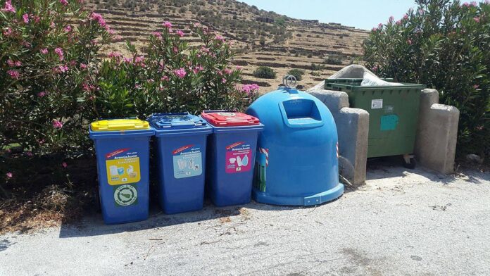 Τοποθέτηση μικρών κάδων εντός των χωριών της Κοινότητας Καλλονής Τήνου