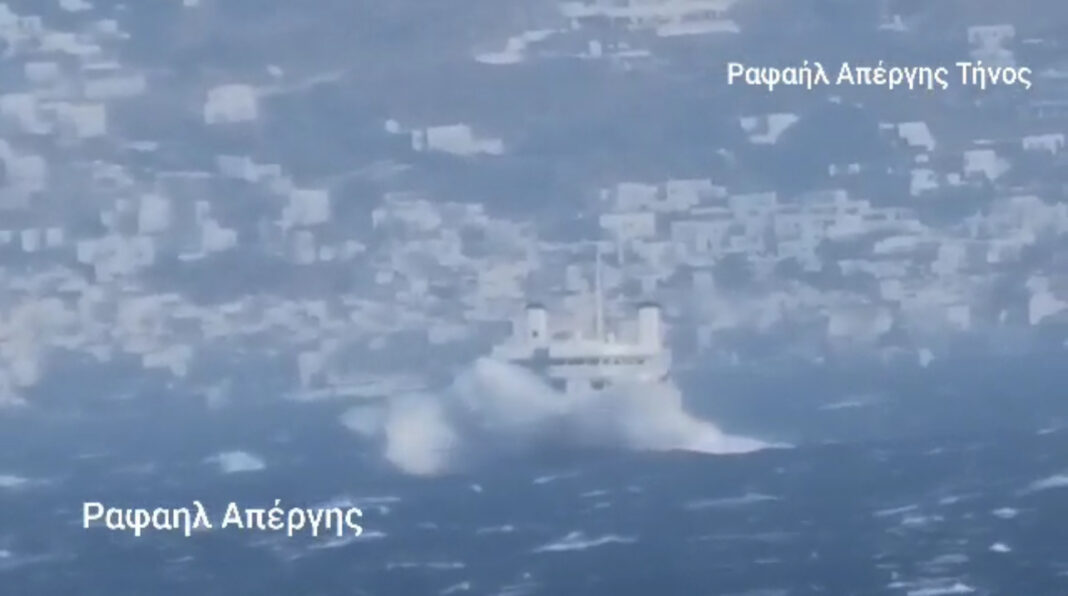 Τηνος - Η "μάχη" του Αικατερίνη Π. με τα κύματα